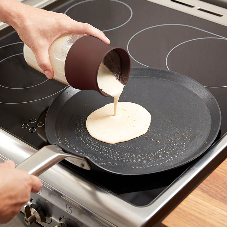 Shaker for Pancake and Crêpes Mixes - Easy to mix | SmartaSaker