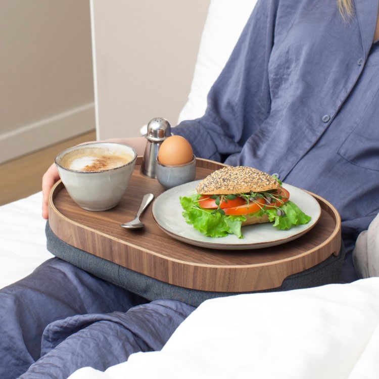 Knee tray with edge - Breakfast tray with cushion | SmartaSaker