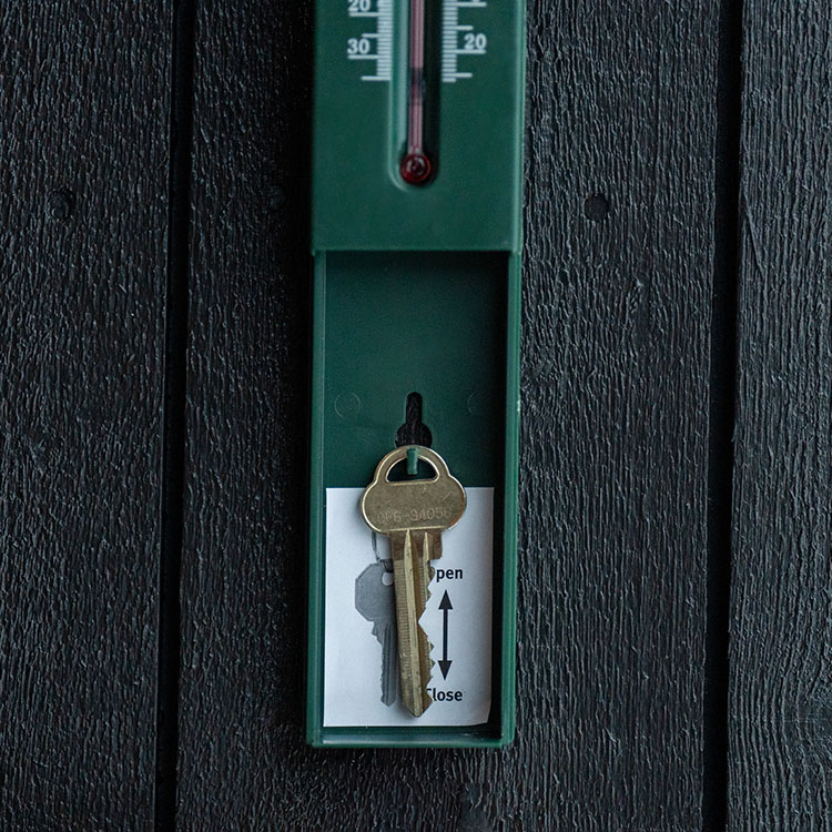 Thermometer with key fob - outdoor thermometer | SmartaSaker