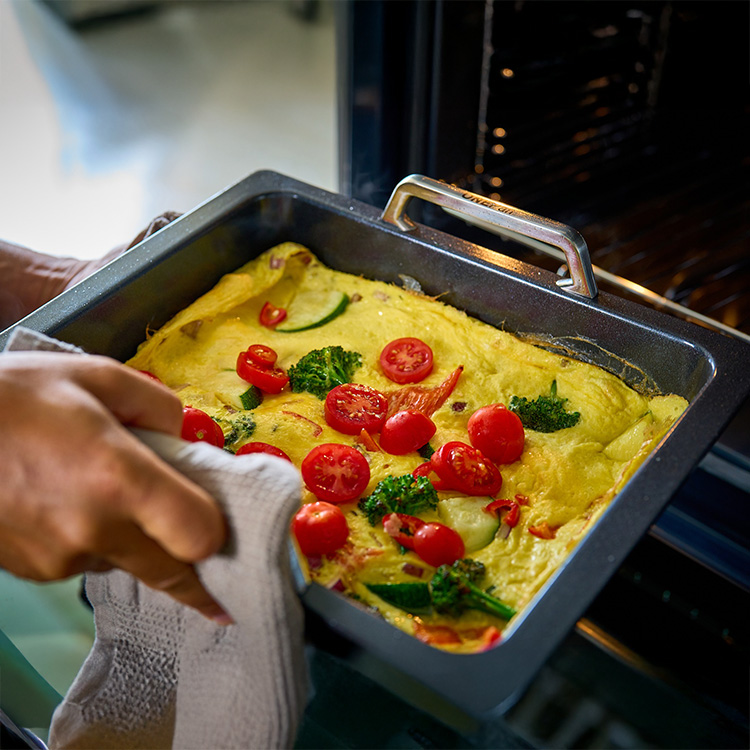 OnePan Oven Dish- PFAS-free non-stick coating | SmartaSaker