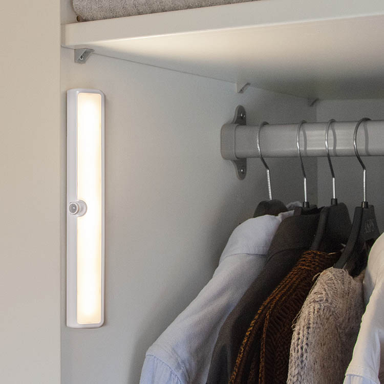 Dimmable wardrobe lighting - Battery operated | SmartaSaker