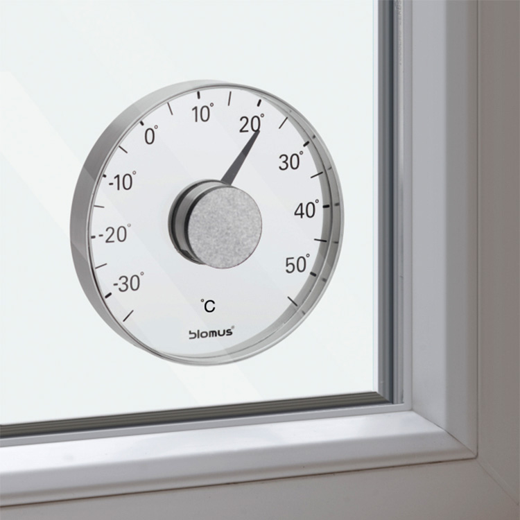 Window Thermometer - A large and clear outdoor thermometer | SmartaSaker
