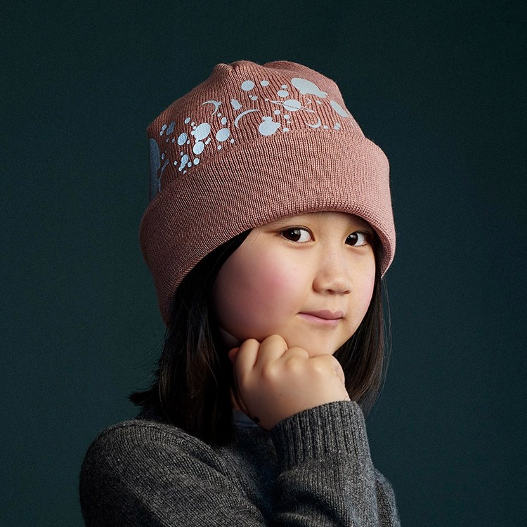 Reflective Hat – A merino wool hat with a reflective pattern | SmartaSaker