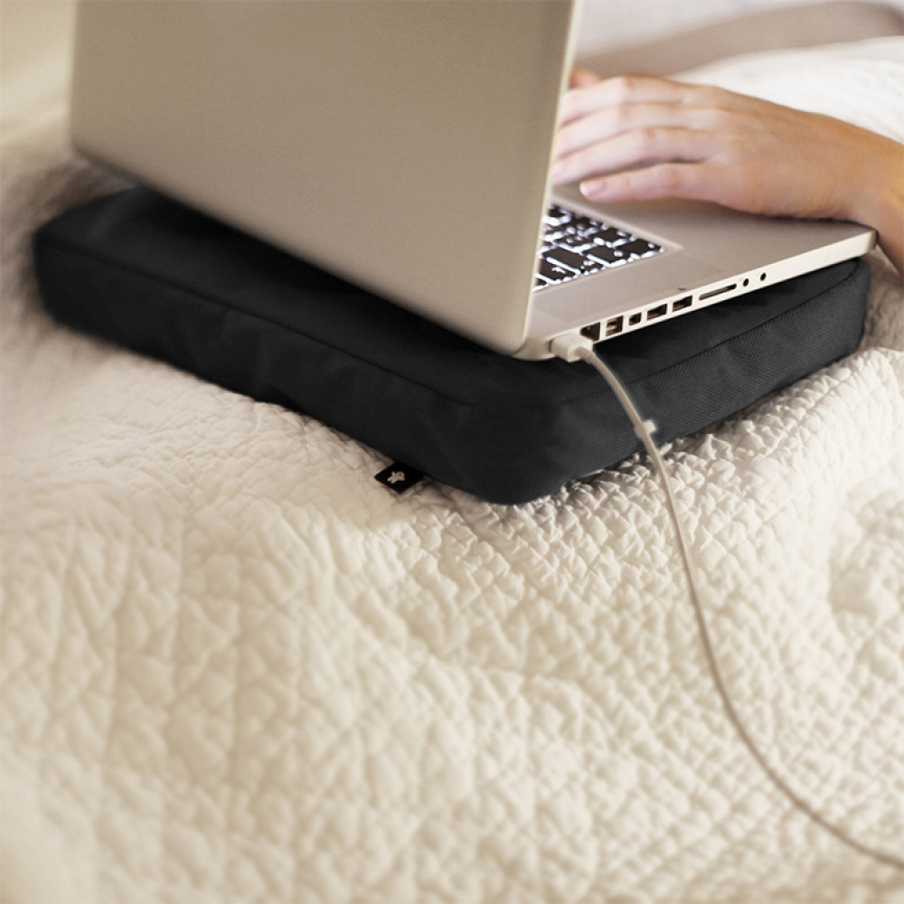 Laptop Pillow - Surfpillow Hitech computer pillow | SmartaSaker