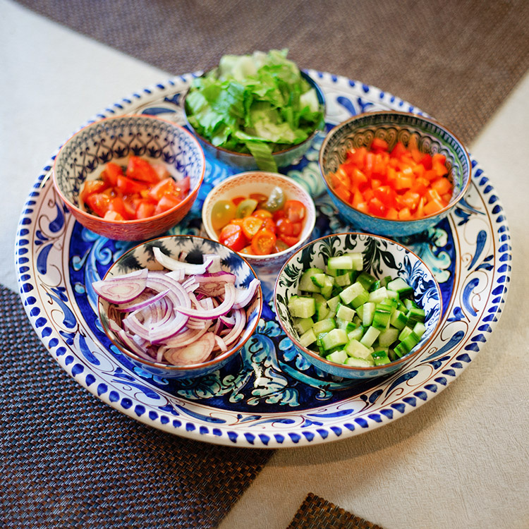 Rotating serving belt - Lazy Susan revolution | SmartaSaker