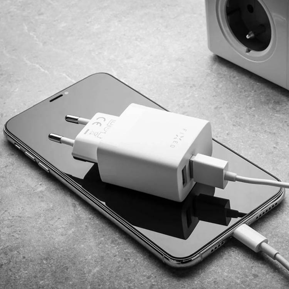 USB charger with multiple ports - Wall charger USB | SmartaSaker