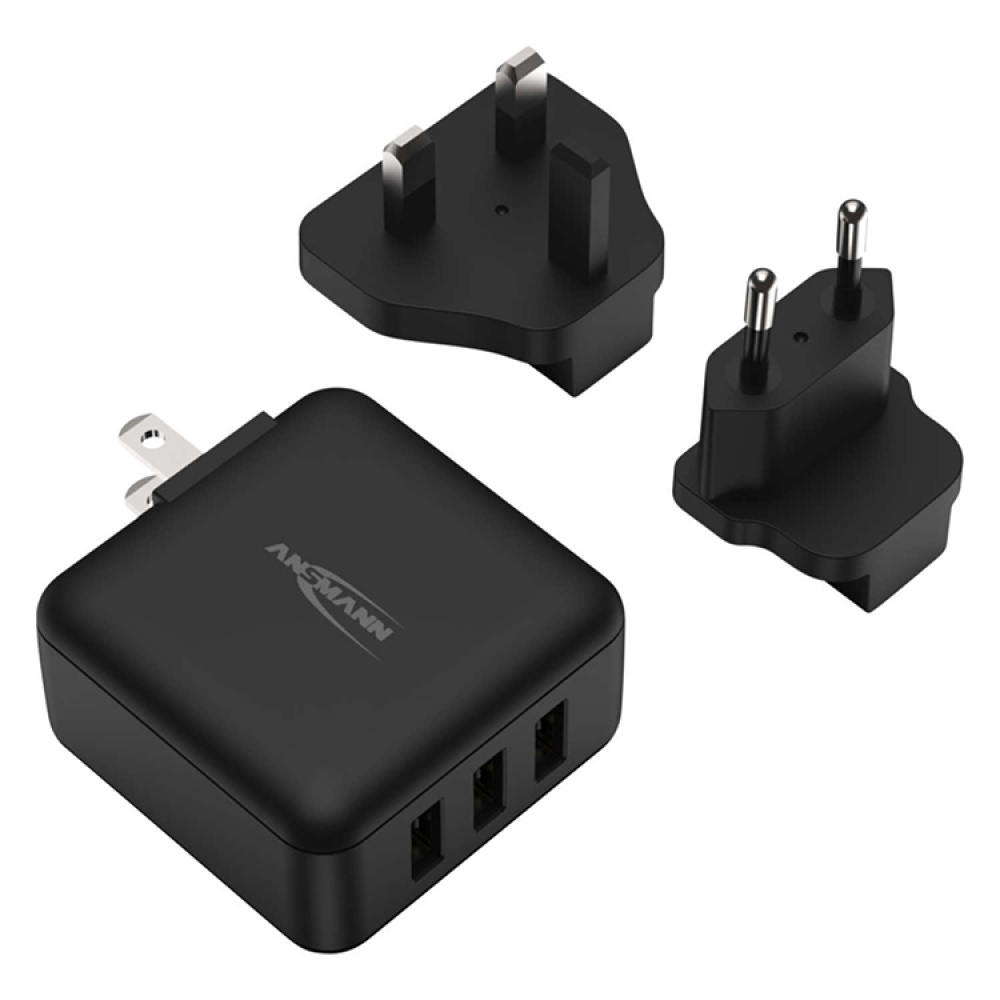 Powerful travel adapter with universal connectors | SmartaSaker