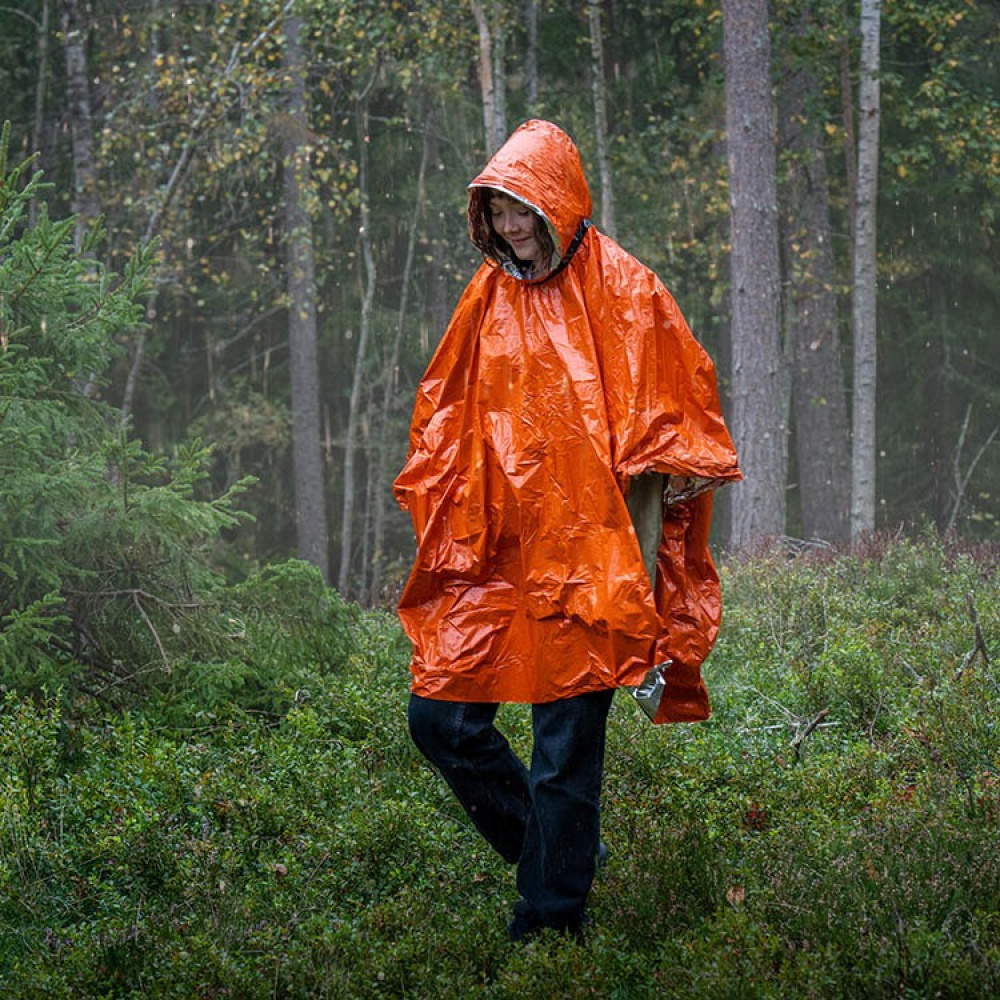 Emergency poncho - heat reflecting poncho | SmartaSaker