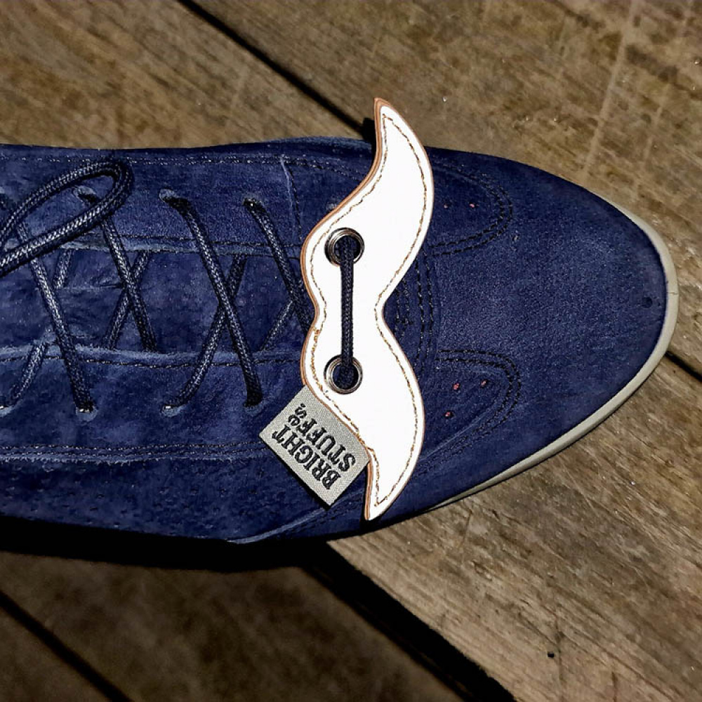 Reflective moustache for shoes - cool reflectors | SmartaSaker