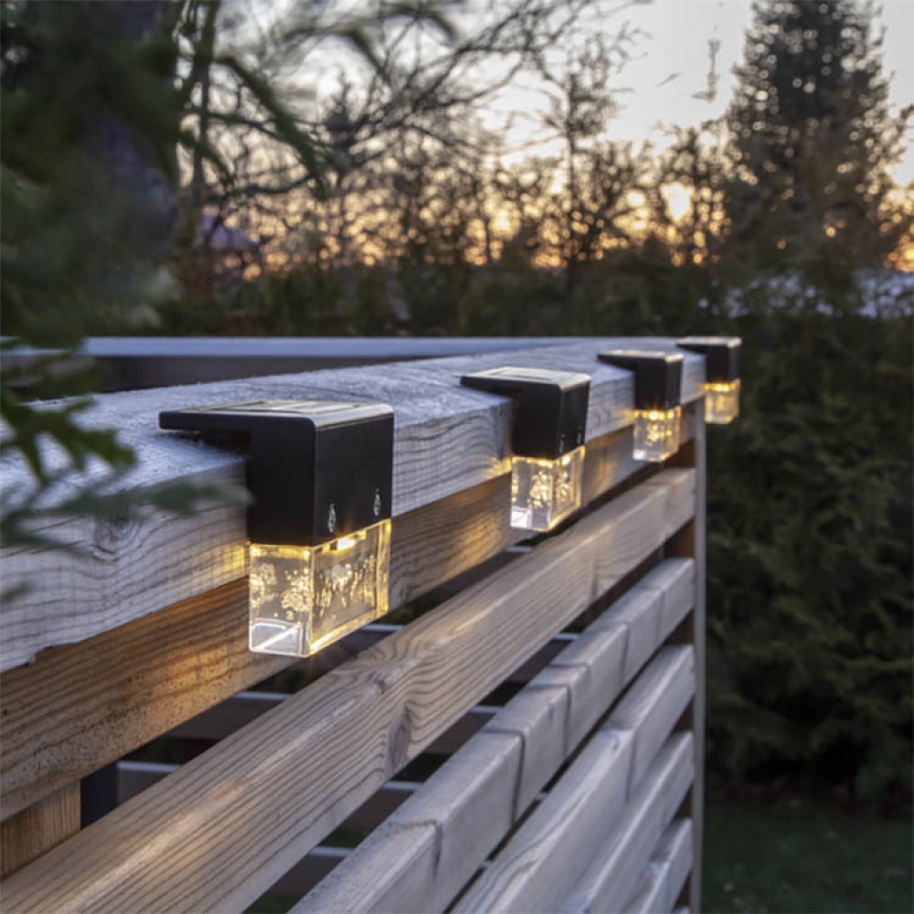 Solar charged edge lighting for outdoor use | SmartaSaker